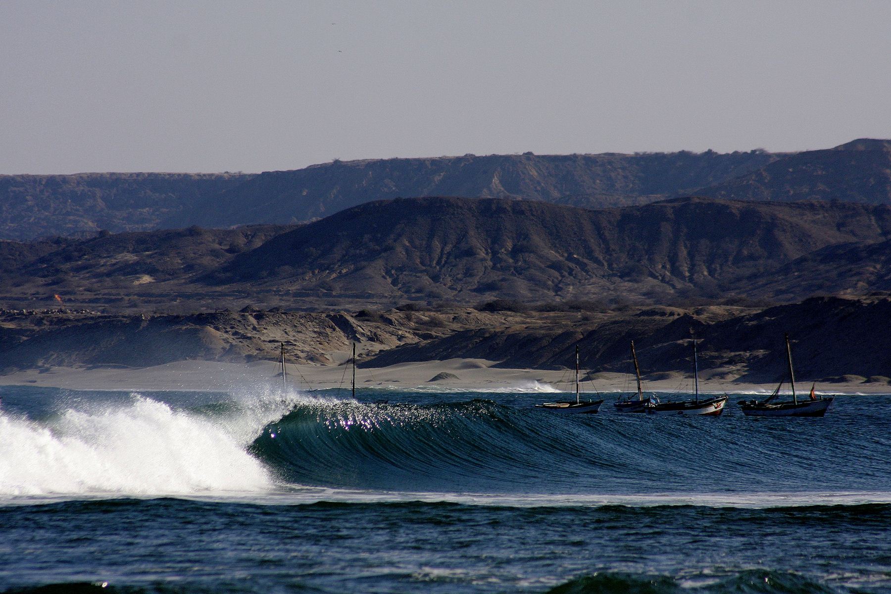 Lobitos | Surfing Latino